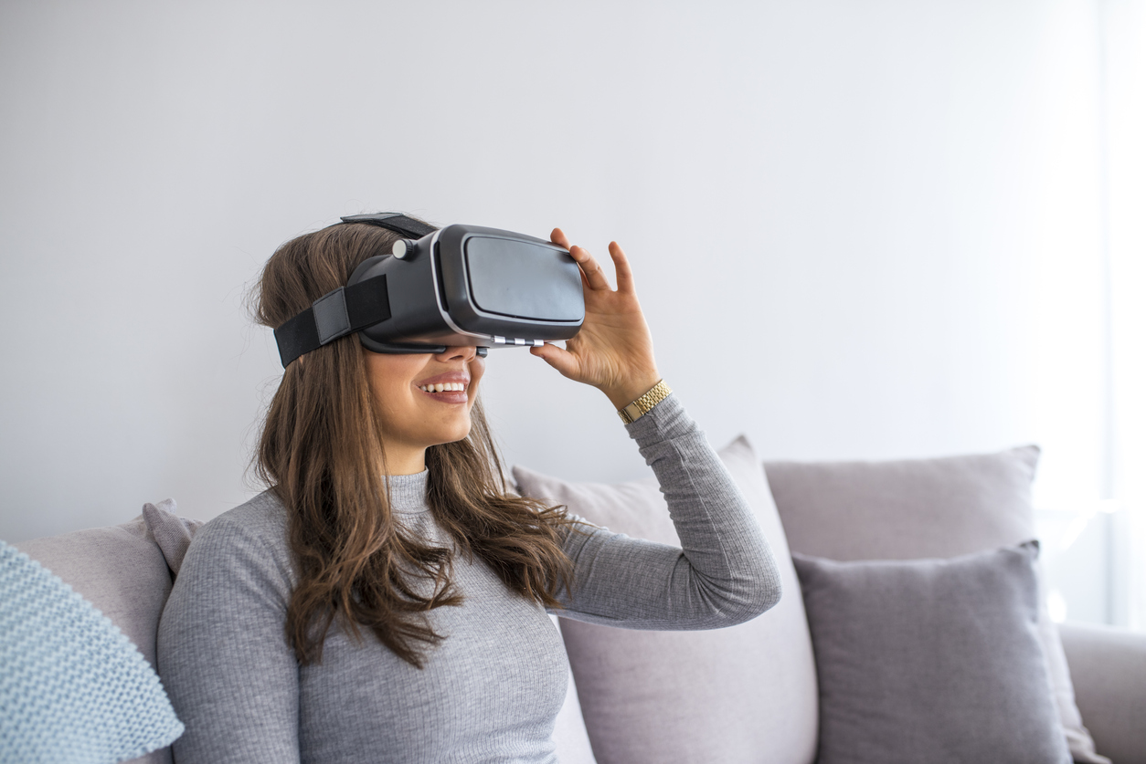 mama a nascut cu o casca de realitate virtuala